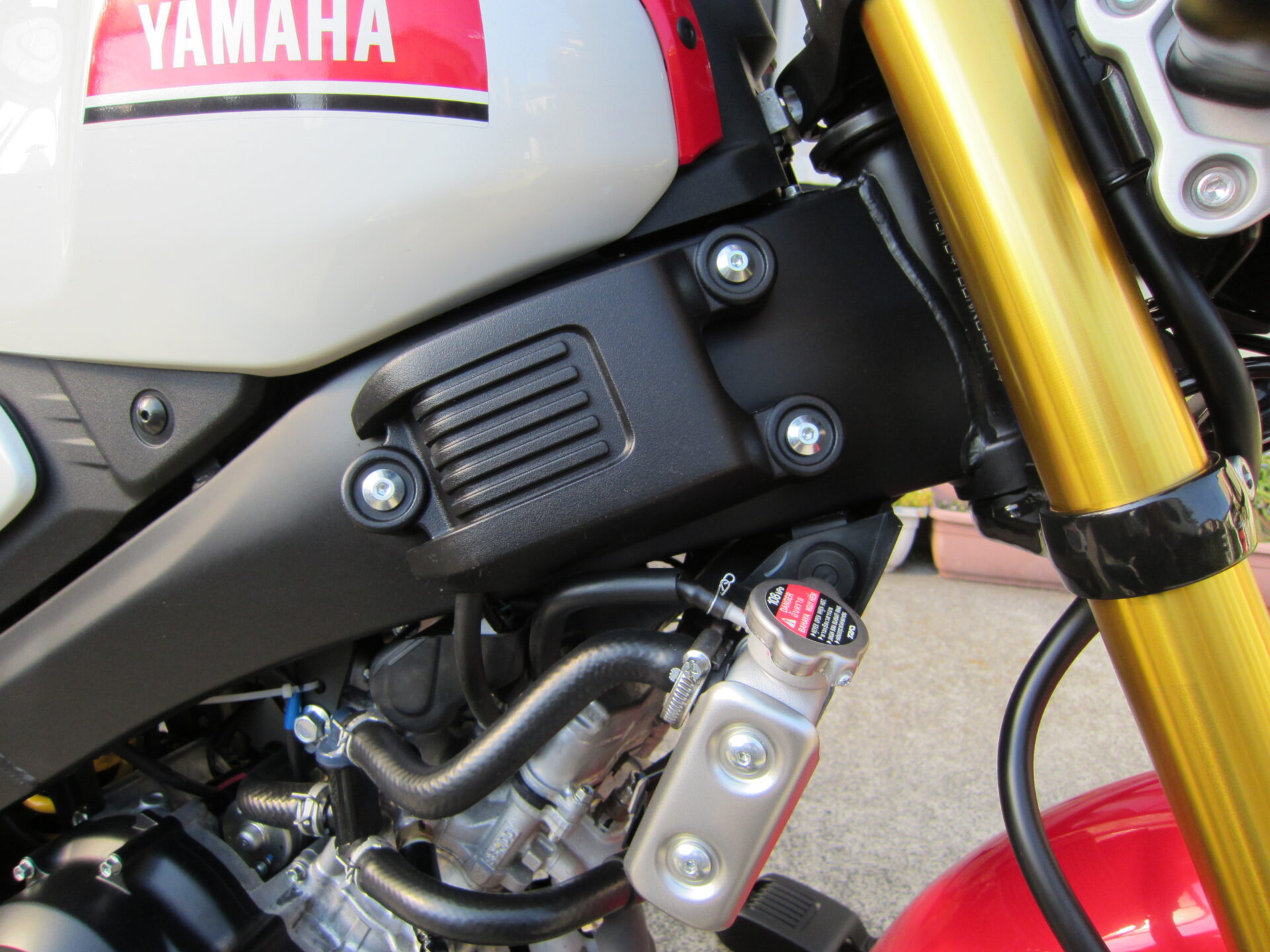 xsr115フレームカバーの中身が気になる！ | マコ・メンテ